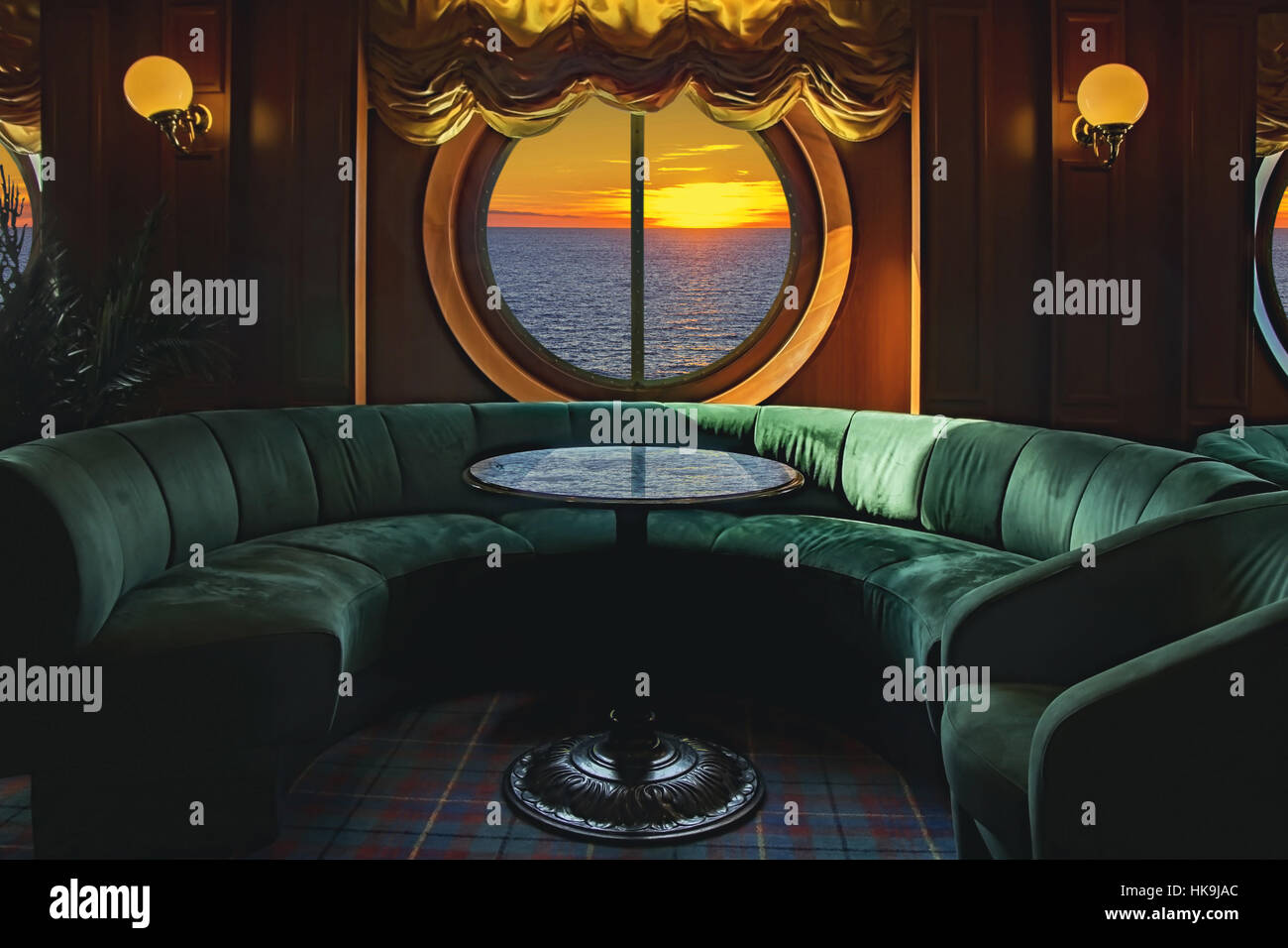 Dining saloon ship hi-res stock photography and images - Alamy