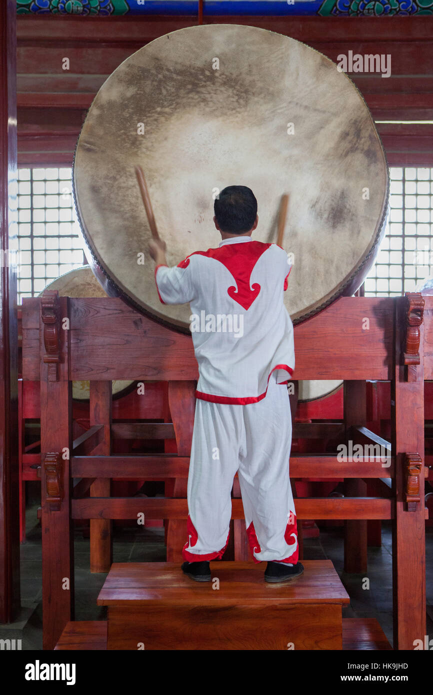 Drummer performing at Drum Tower, Beijing, China Stock Photo - Alamy