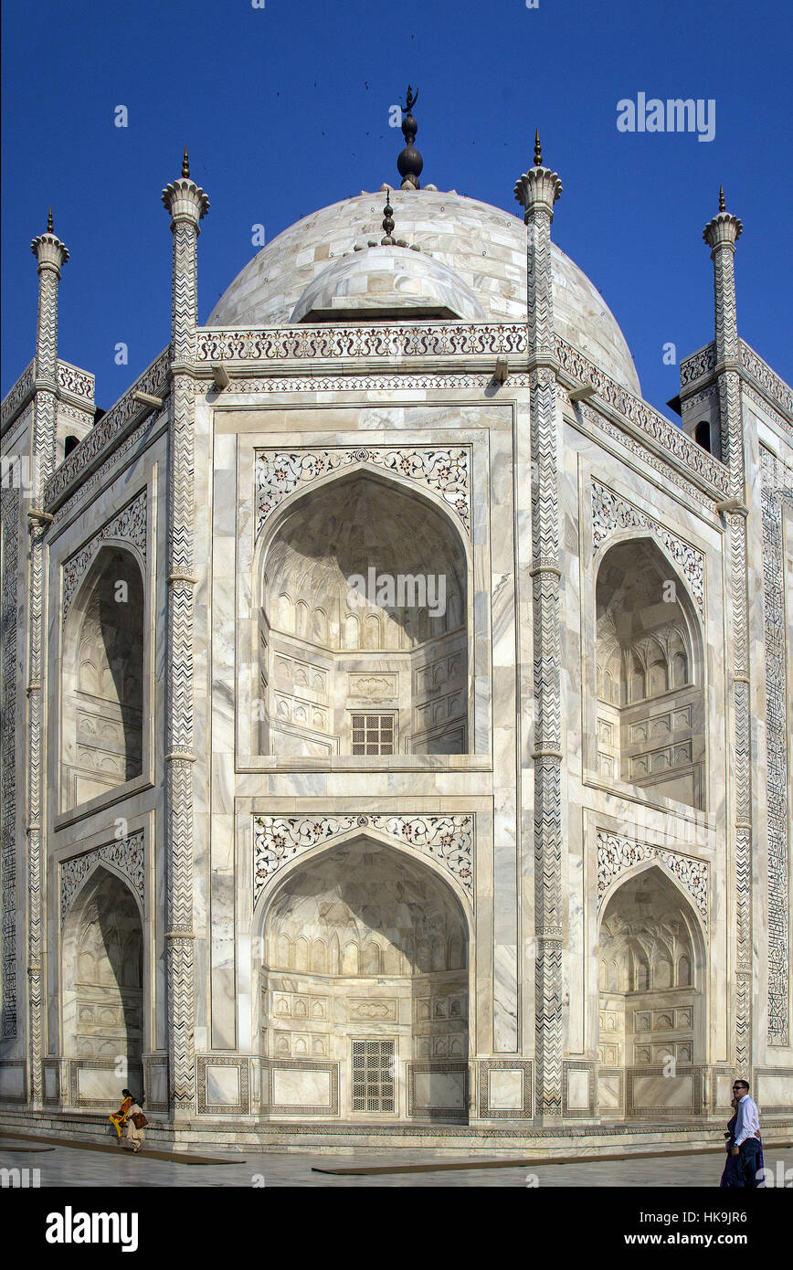 The Taj Mahal is an ivory-white marble mausoleum on the south bank of ...