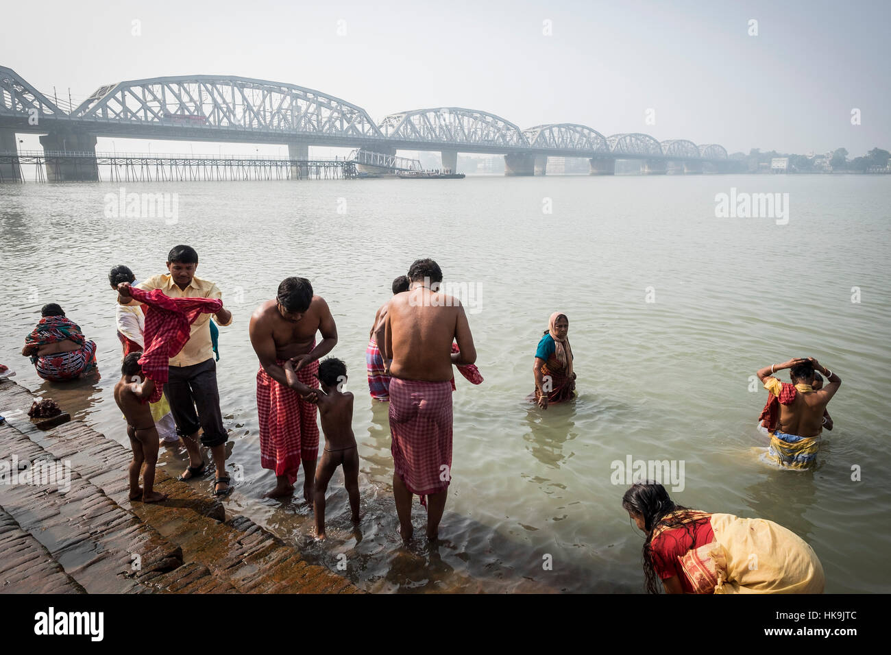 India, West Bengal, Kolkata, Hughli river, daily life Stock Photo - Alamy