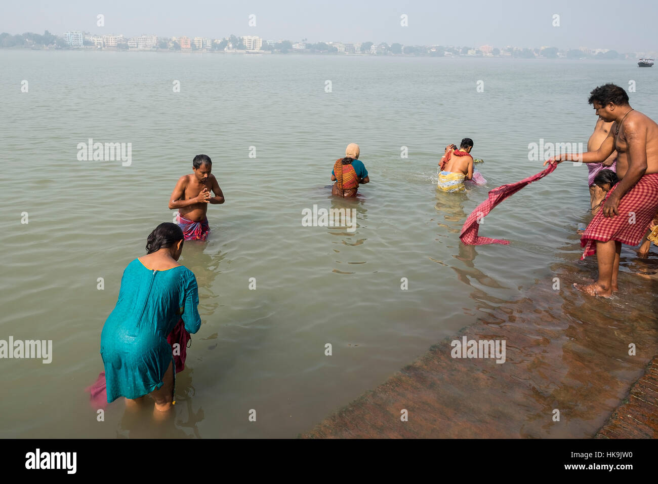India, West Bengal, Kolkata, Hughli river, daily life Stock Photo - Alamy