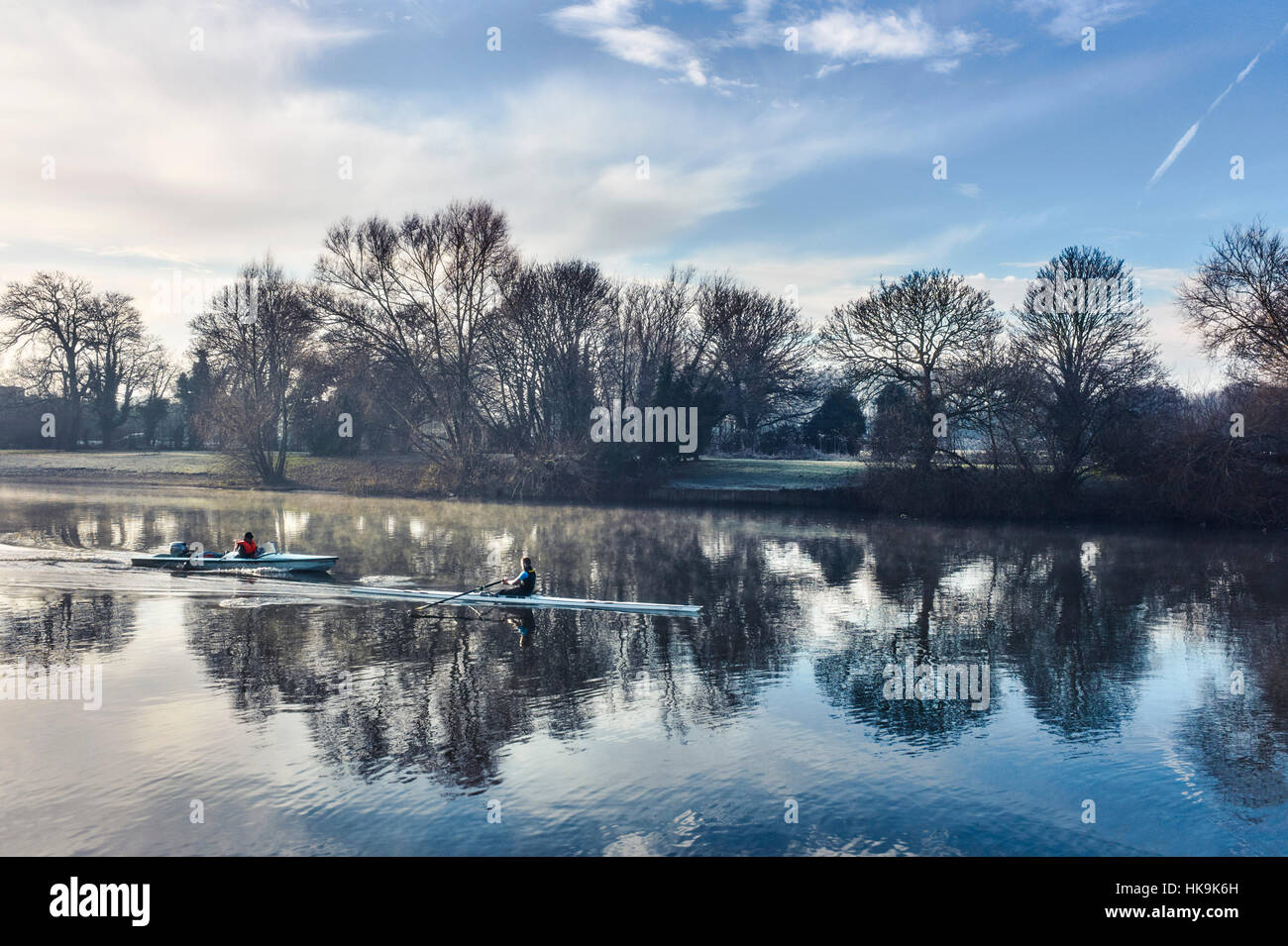 Rowing thames river hi-res stock photography and images - Alamy