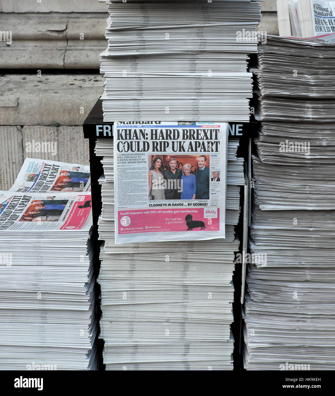 London evening standard newspaper hi-res stock photography and images ...
