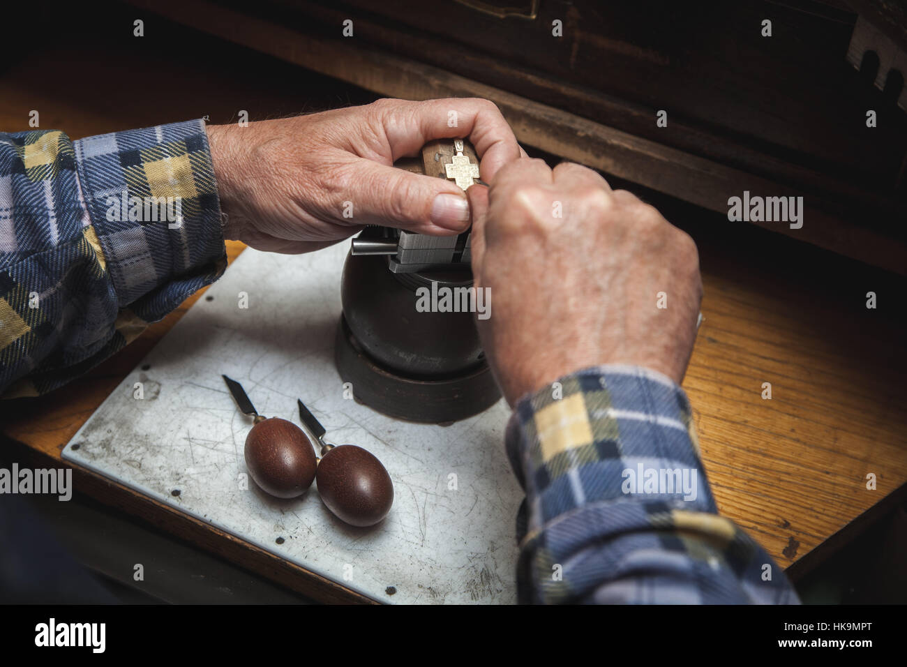 Style cross processing hi-res stock photography and images - Alamy