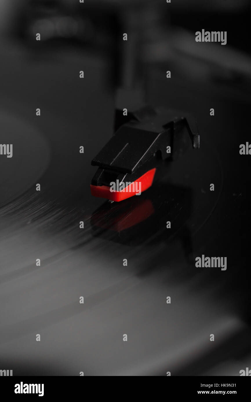 Close-up turntable needle and vinyl disk Stock Photo - Alamy