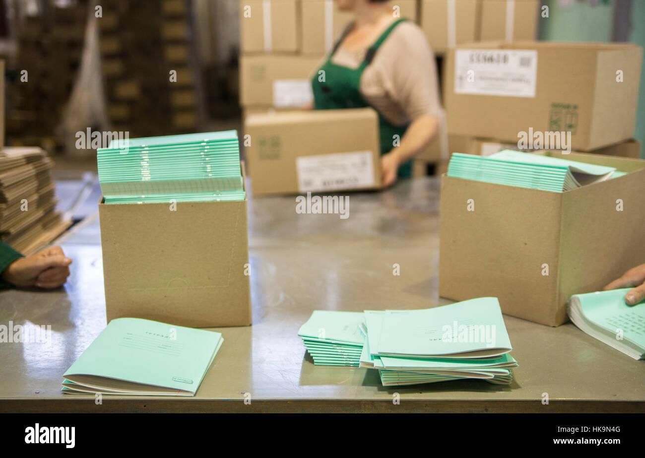 Book production line hi-res stock photography and images - Alamy