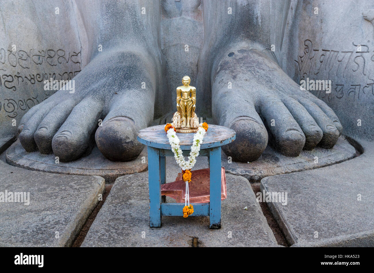 Gomateshwara bahubali statue High Resolution Stock Photography and ...