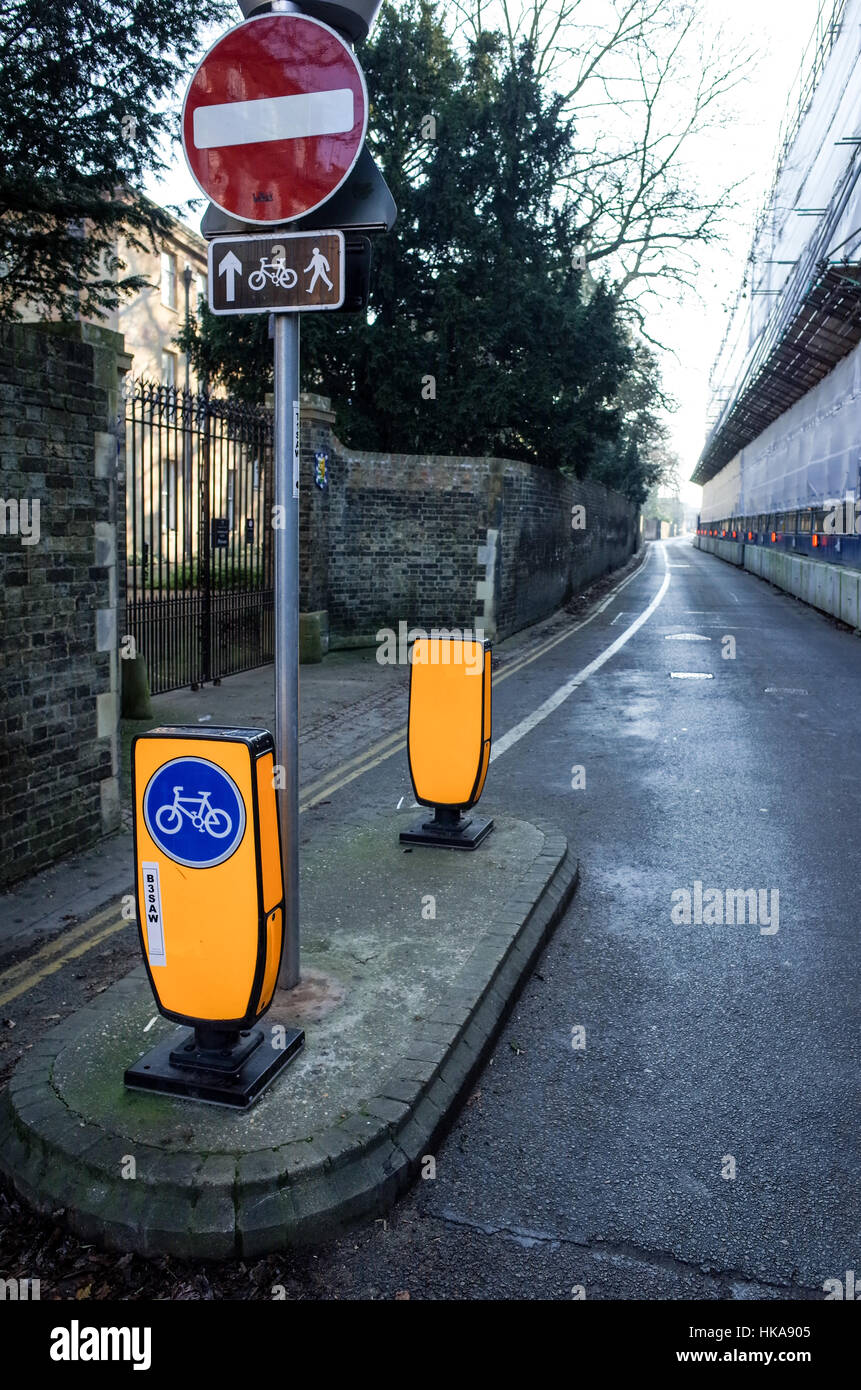 Traffic signs contraflow hi-res stock photography and images - Alamy