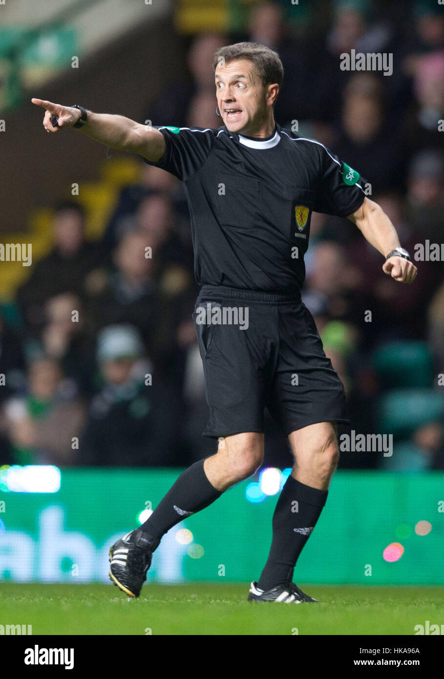 Referee crawford allan hi-res stock photography and images - Alamy