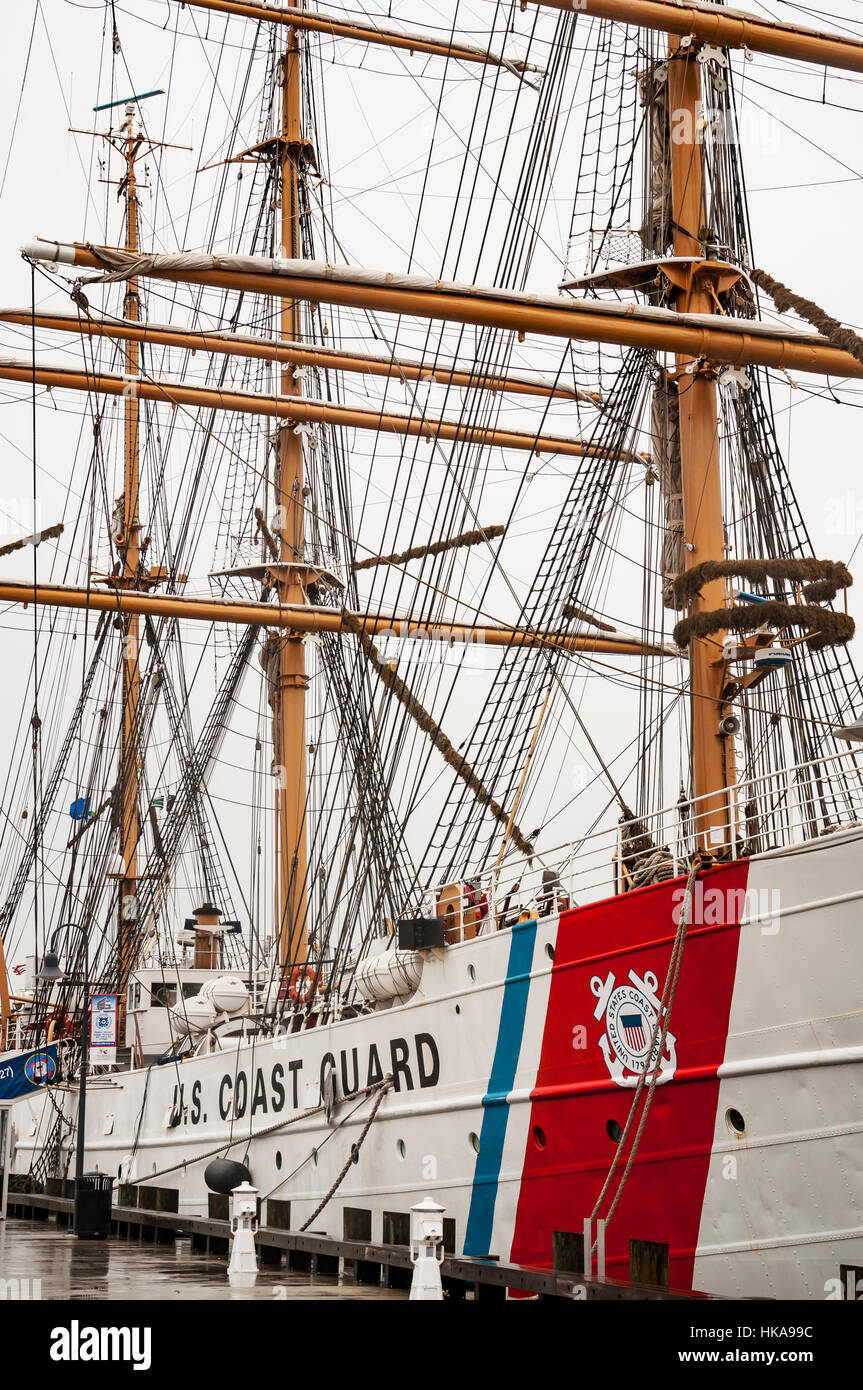 American coast guard ship hi-res stock photography and images - Alamy