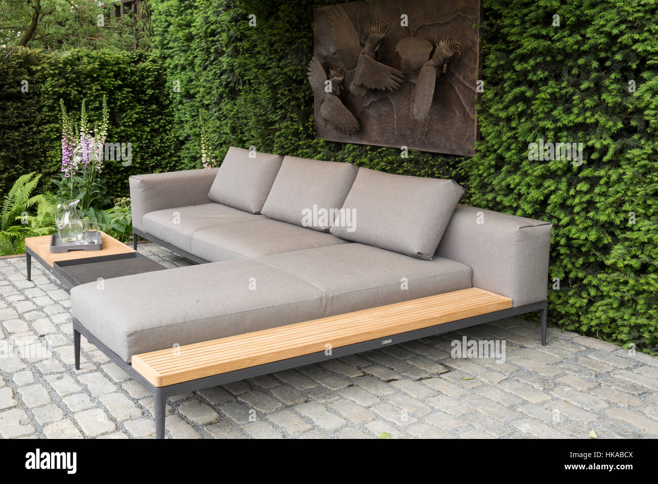 Seating area garden hi-res stock photography and images - Alamy