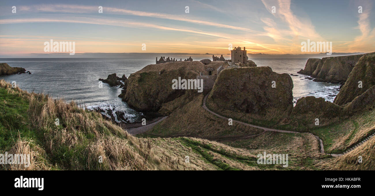 Dunnottar castle sunrise hi-res stock photography and images - Alamy