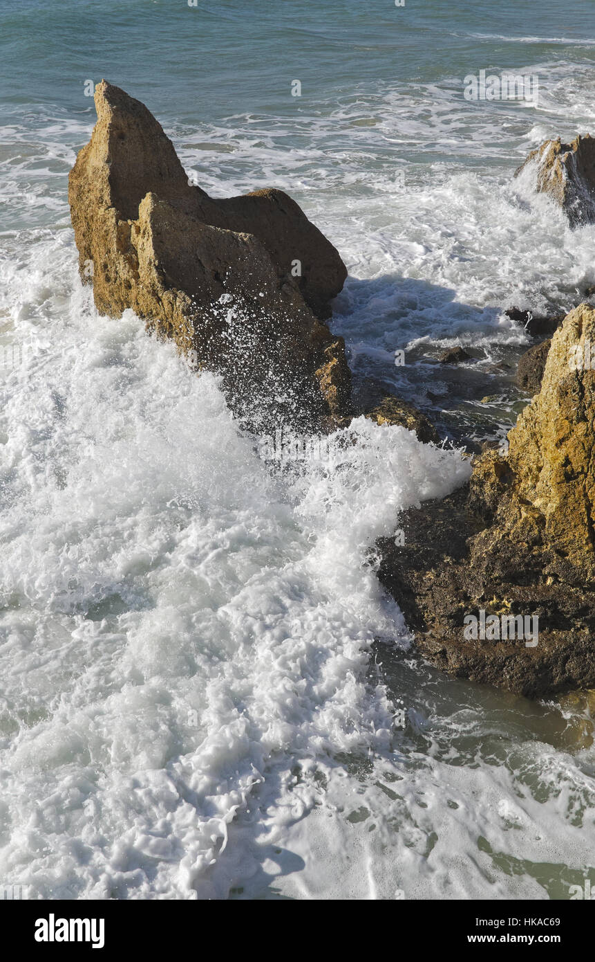 Beach scene in Gale beach. Albufeira, Algarve, Portugal Stock Photo - Alamy