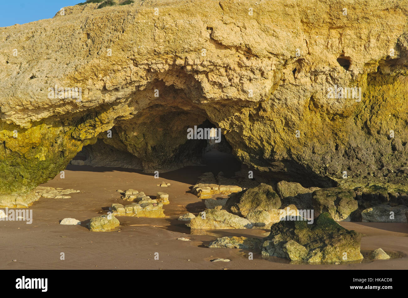 Beach scene in Gale beach. Albufeira, Algarve, Portugal Stock Photo - Alamy