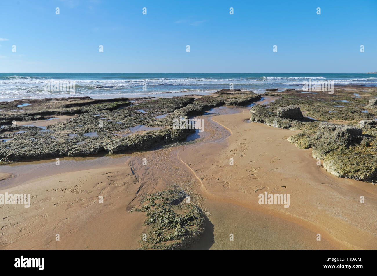 Beach scene in Gale beach. Albufeira, Algarve, Portugal Stock Photo - Alamy