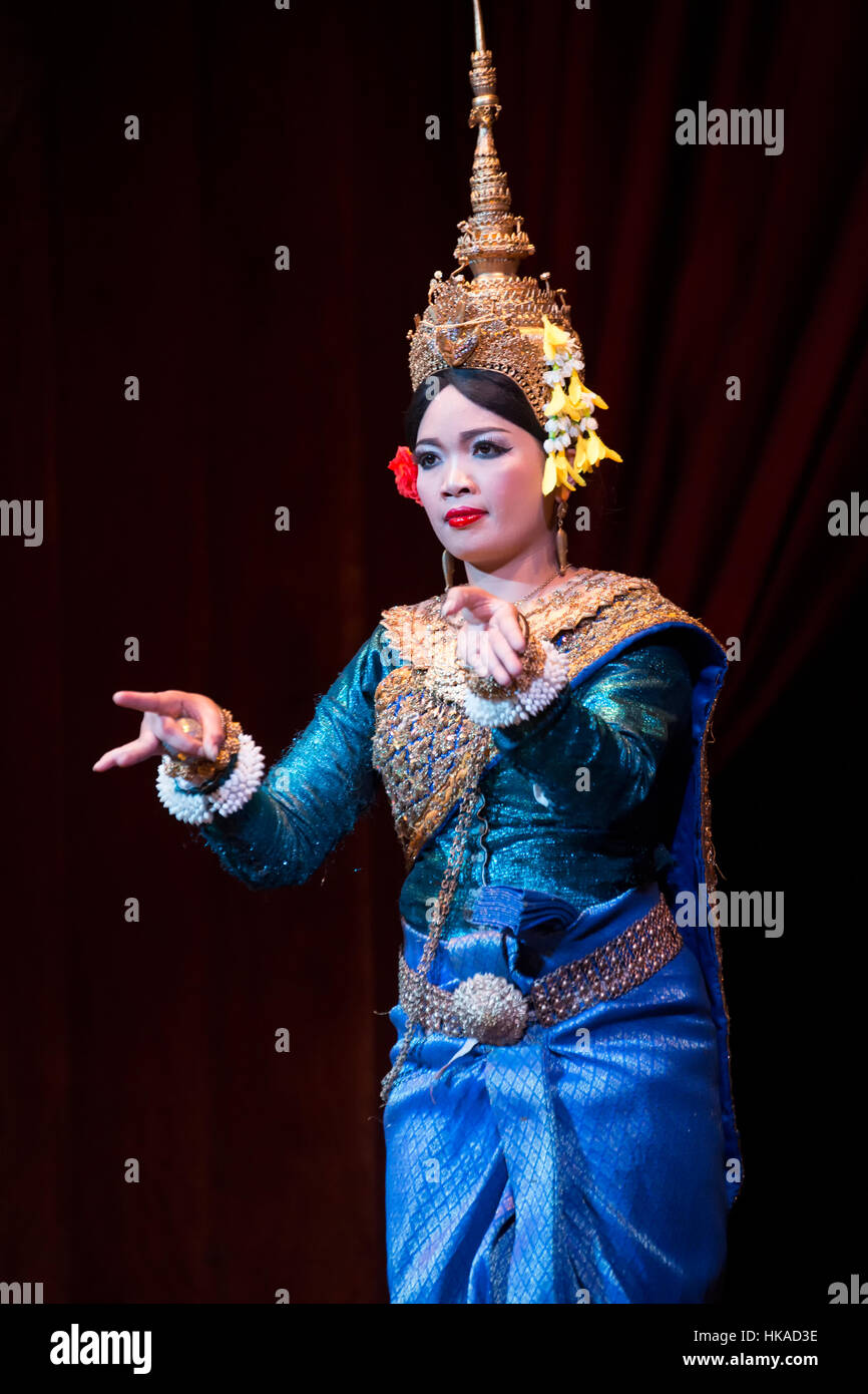 Apsara dancer hi-res stock photography and images - Alamy