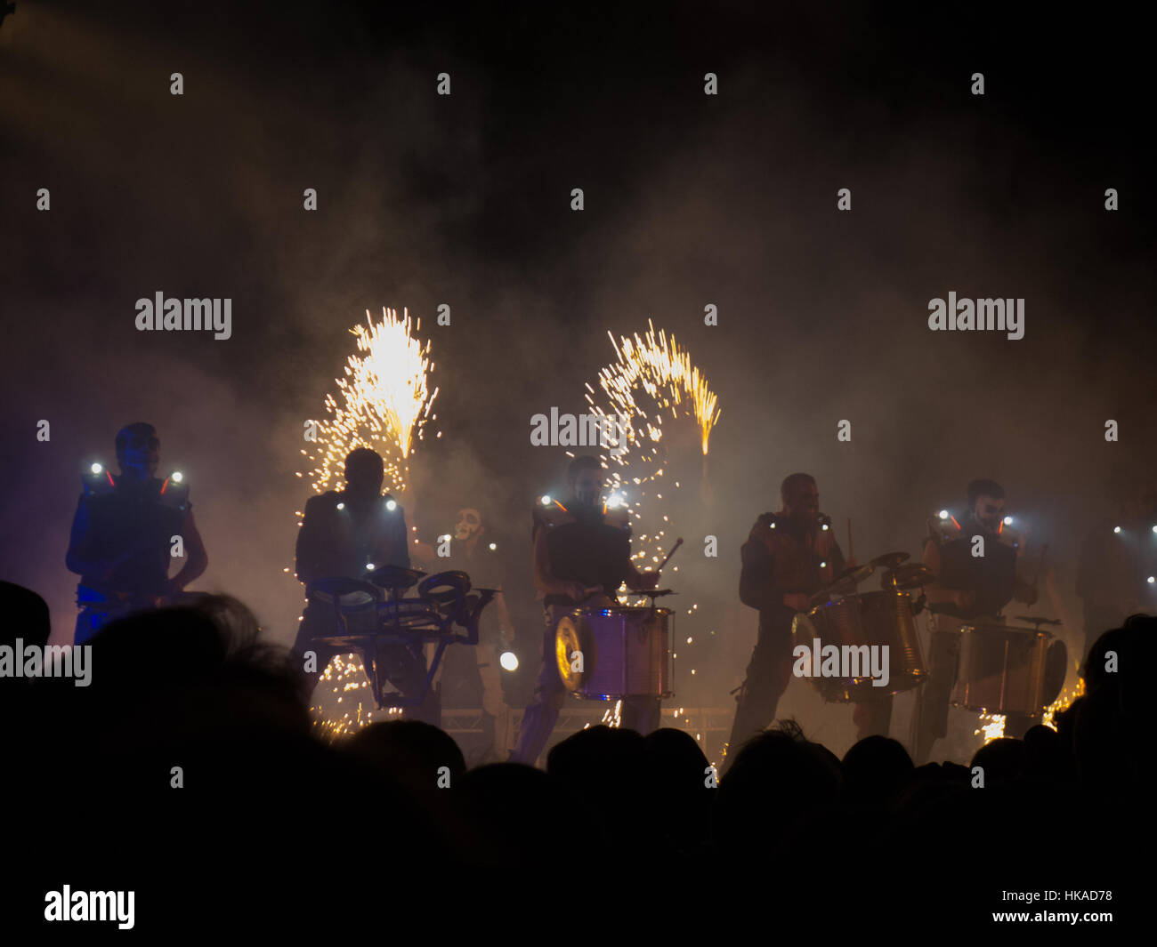 Blinding stage lighting hi-res stock photography and images - Alamy