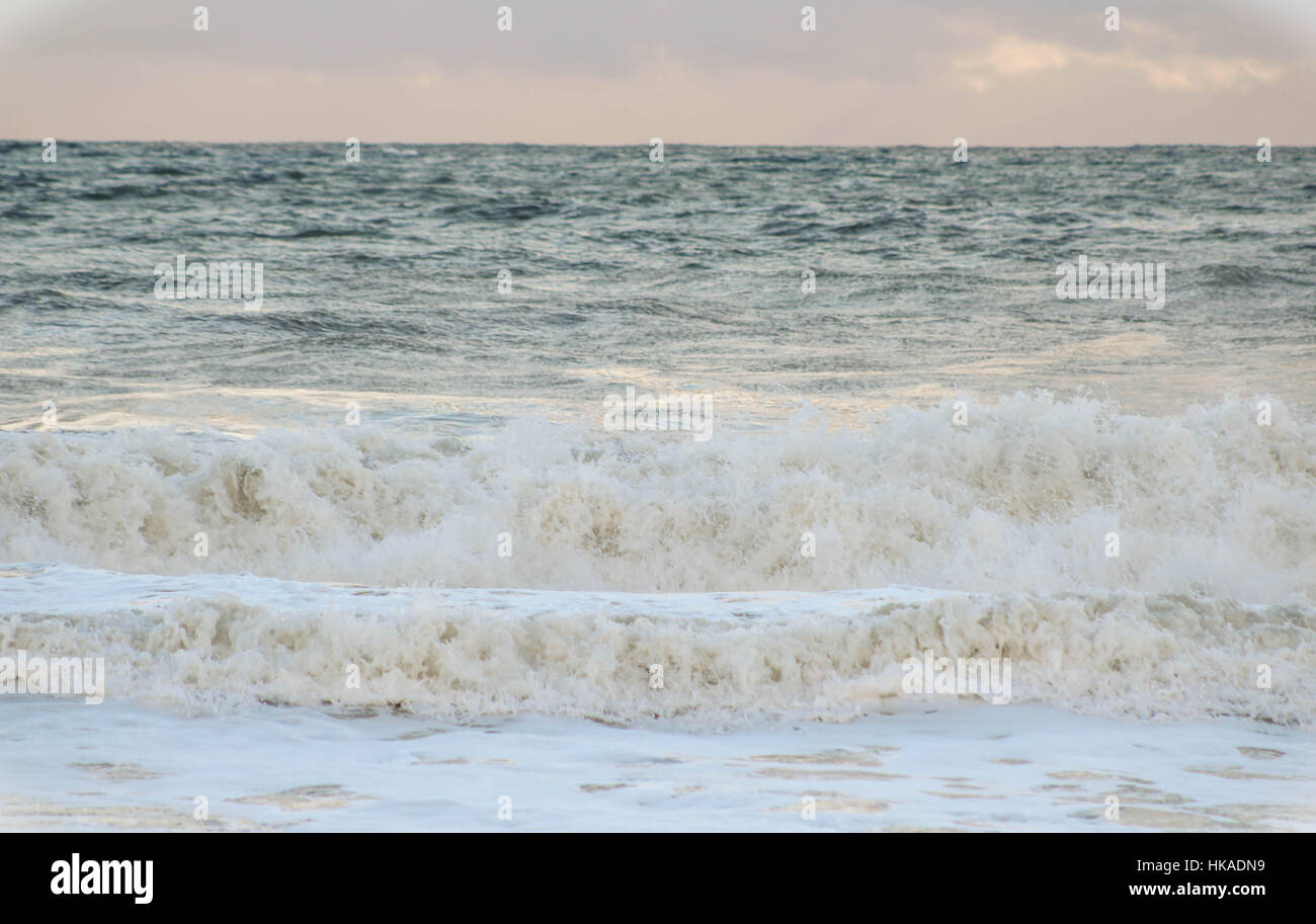 Windy wave hi-res stock photography and images - Alamy