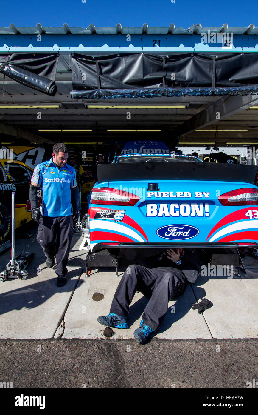 Setting up rv hi-res stock photography and images - Alamy