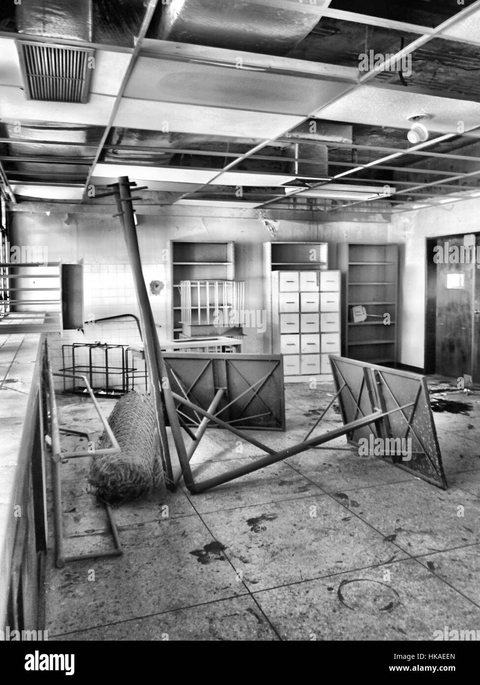 Abandoned office space Black and White Stock Photos & Images - Alamy