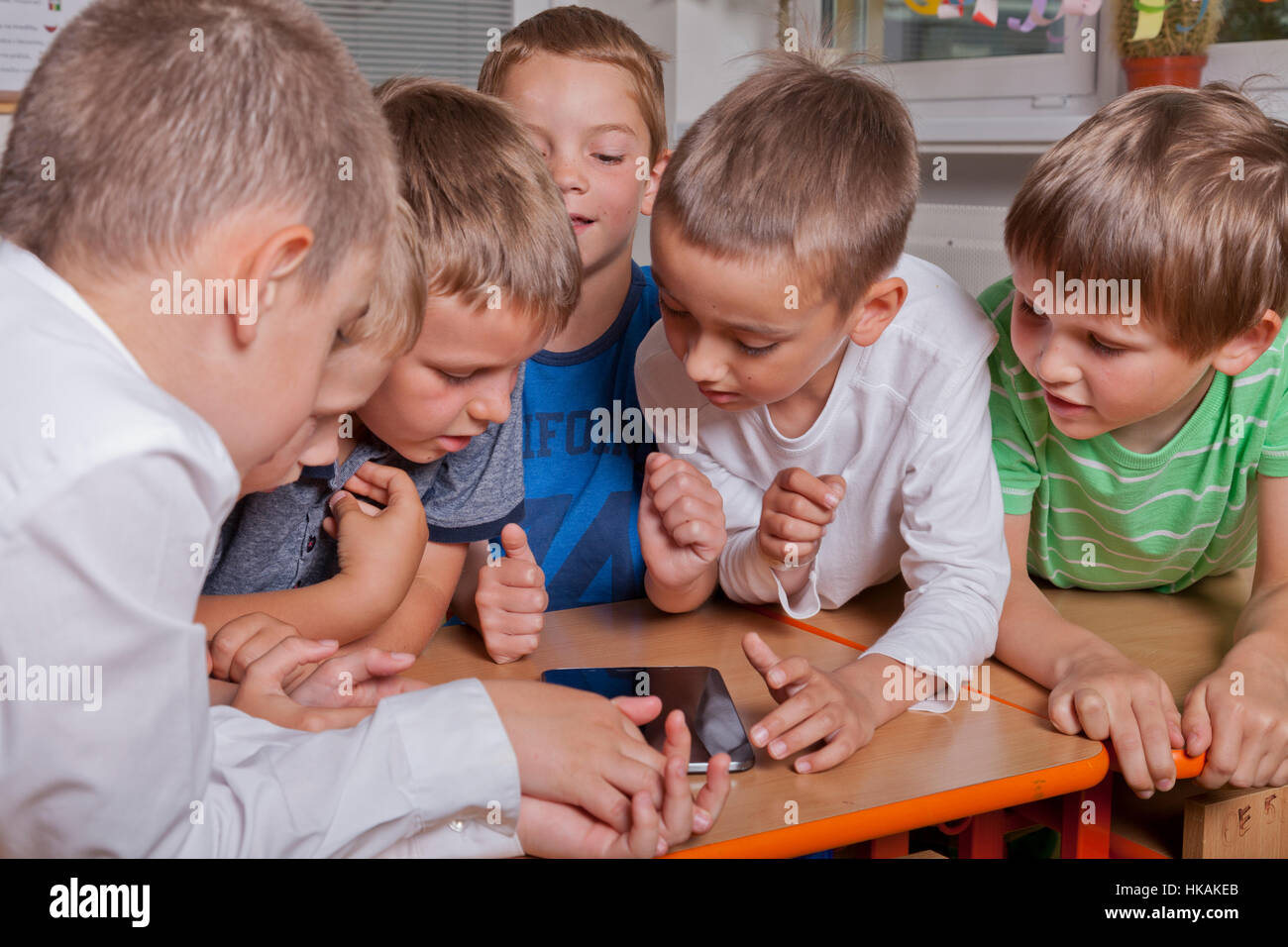 Children watching screen classroom hi-res stock photography and images ...
