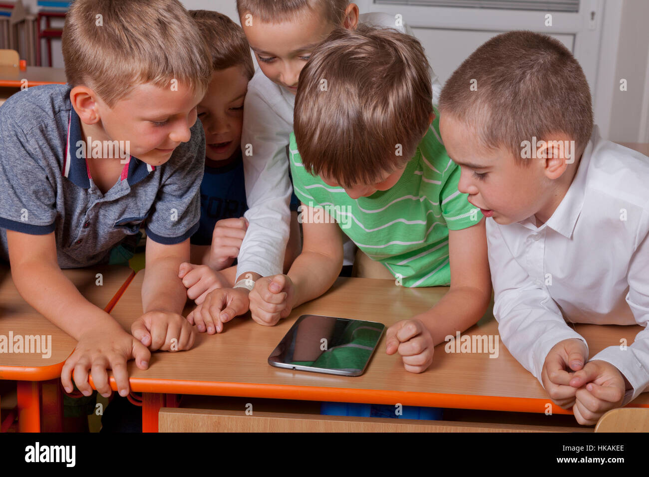 Children watching screen classroom hi-res stock photography and images ...