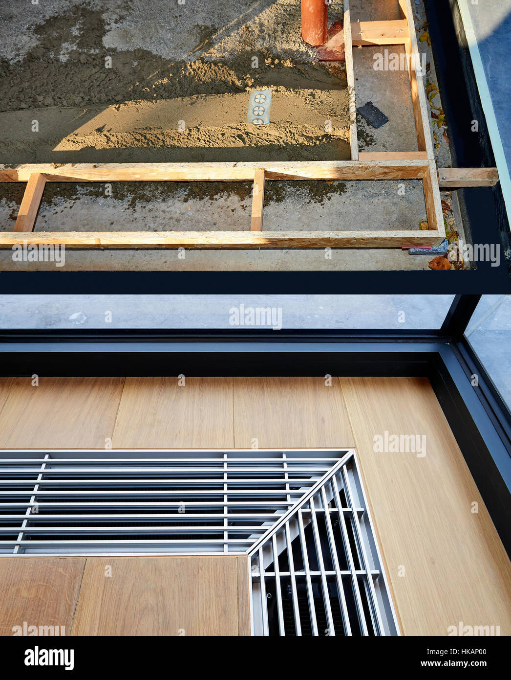 Heating grid with ventilation by the floor in hardwood flooring ...