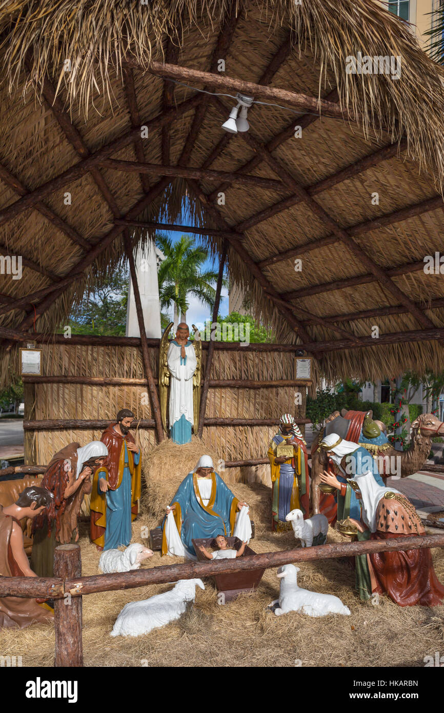 OUTDOOR LIFE SIZE CHRISTMAS NATIVITY SCENE CORAL GABLES FLORIDA USA ...