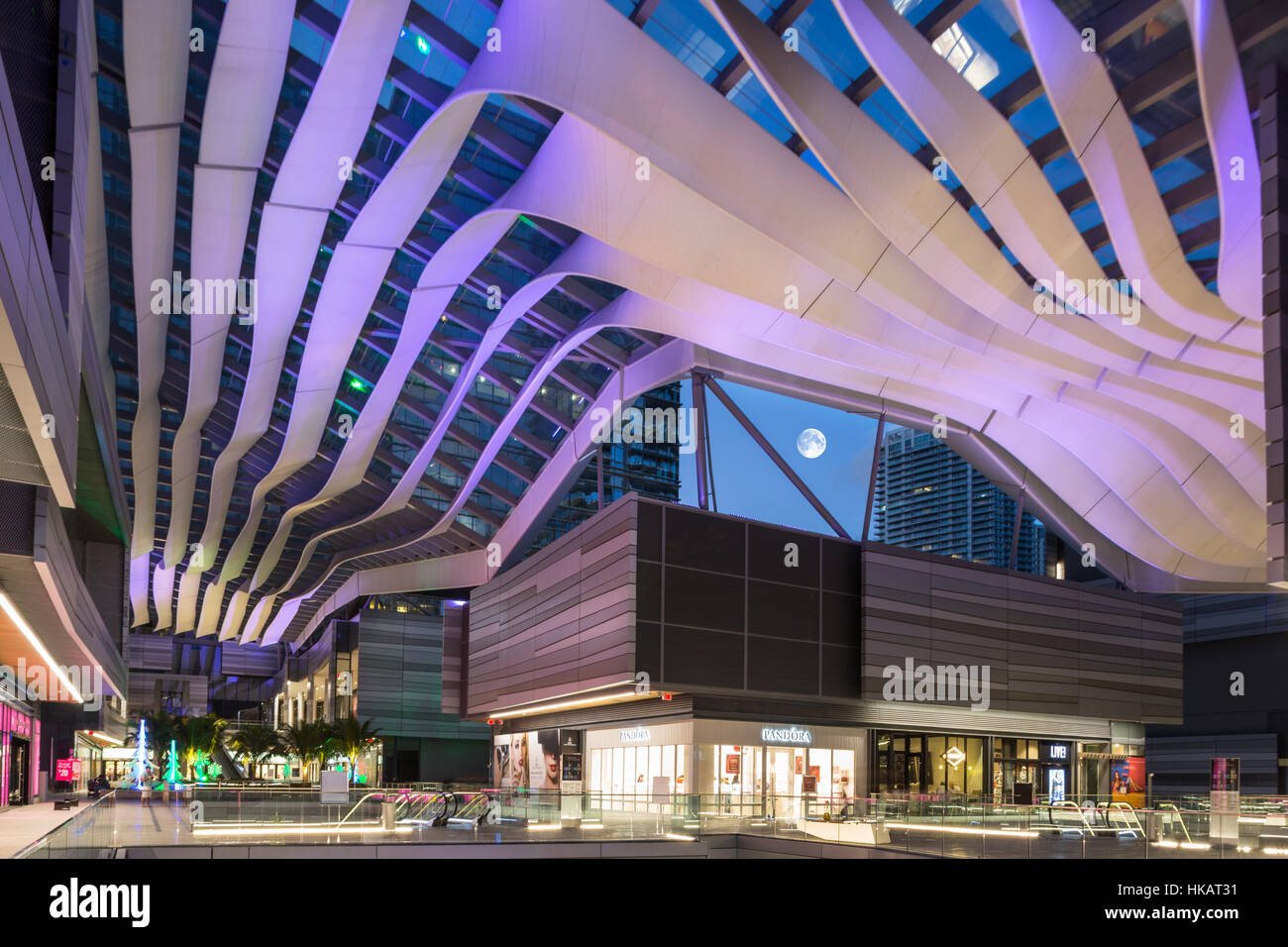 CLIMATE RIBBON ROOF BRICKELL CITY CENTER SHOPPING MALL (©ARQUITECTONICA ...