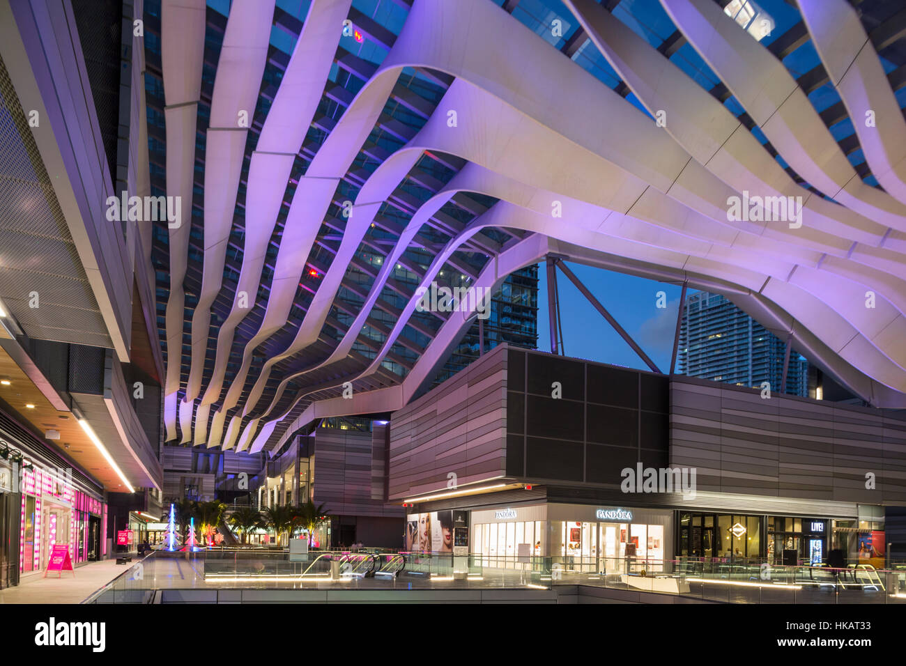 CLIMATE RIBBON ROOF BRICKELL CITY CENTER SHOPPING MALL (©ARQUITECTONICA ...