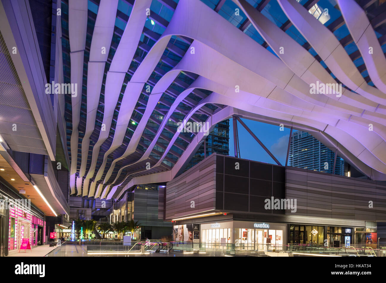 CLIMATE RIBBON ROOF BRICKELL CITY CENTER SHOPPING MALL (©ARQUITECTONICA ...