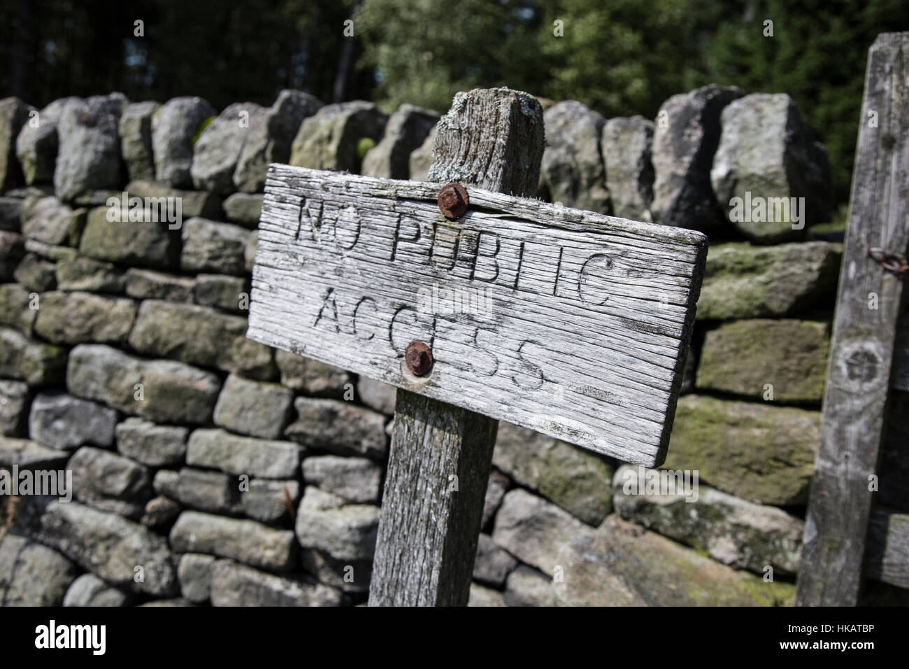 Old access sign hi-res stock photography and images - Alamy