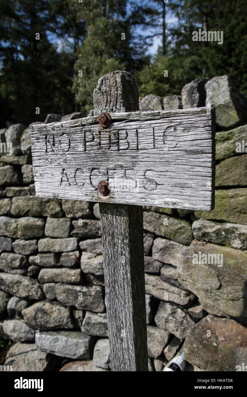 Old access sign hi-res stock photography and images - Alamy