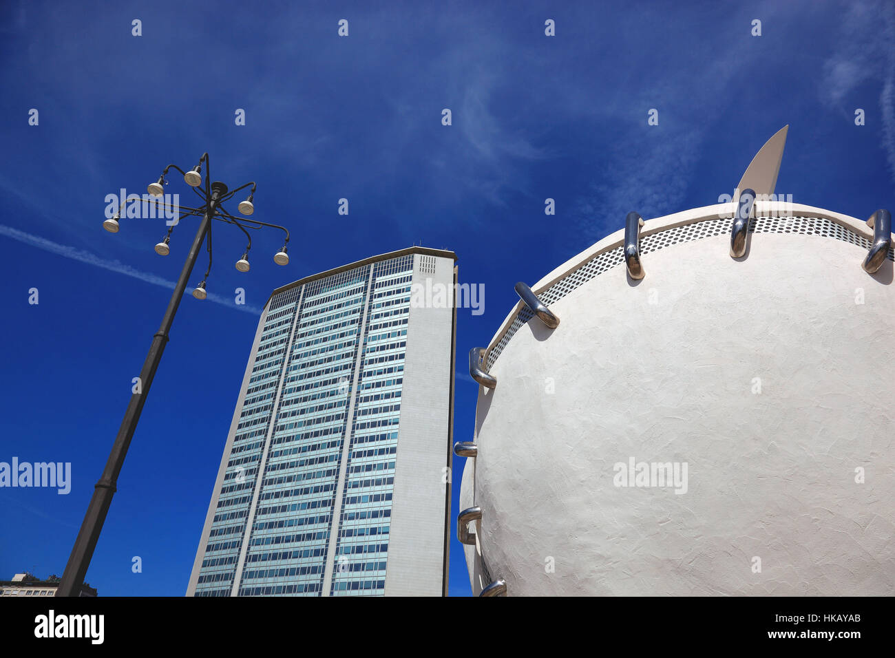 Apple sculpture hi-res stock photography and images - Alamy