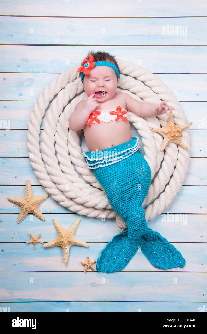 Newborn hat crochet hi-res stock photography and images - Alamy