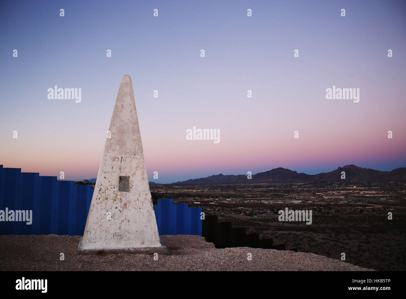 Ciudad Juarez, Mexico. 25th Jan, 2017. Image shows a monument near the ...