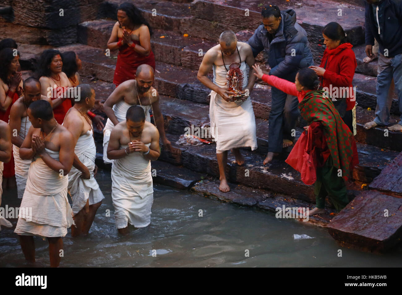 People taking idol hindu hi-res stock photography and images - Alamy