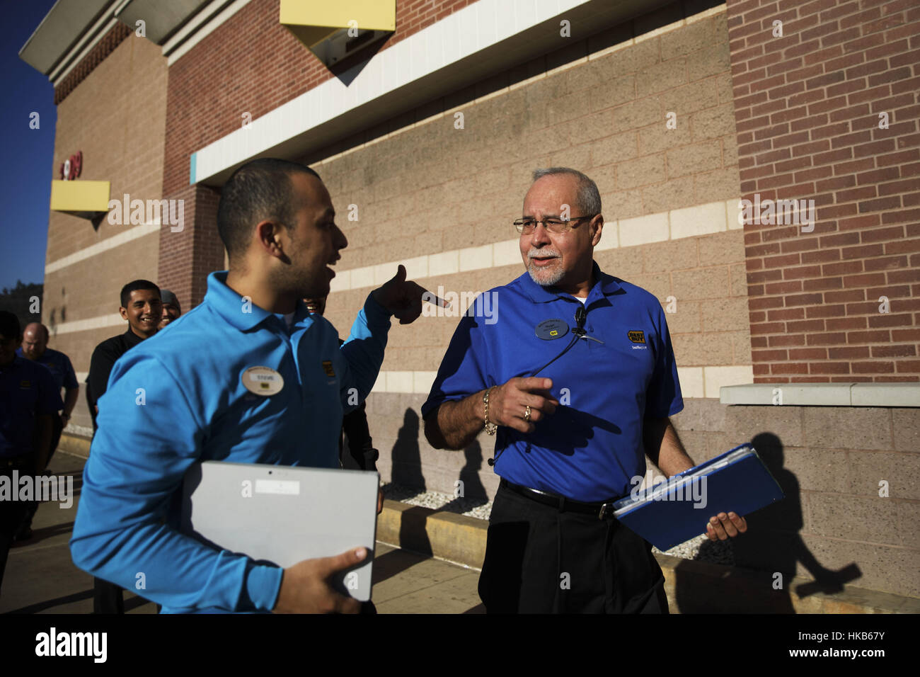 Los Angeles, CA, USA. 19th Nov, 2016. Steve Pacheco, Best Buy Microsoft ...