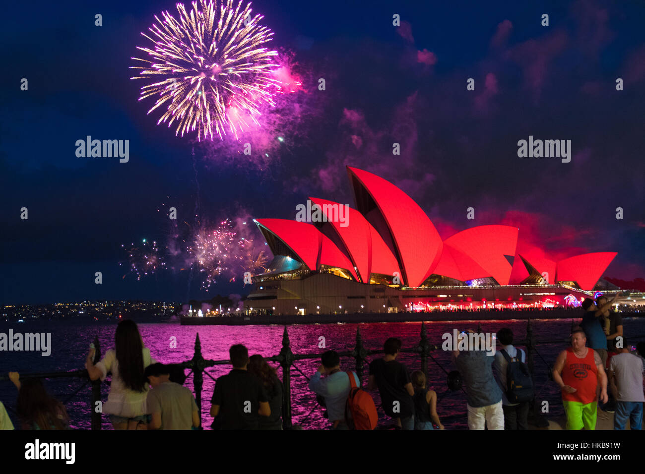 Sydney, Australia. 27th Jan, 2017. Sydney Opera House seen light red ...
