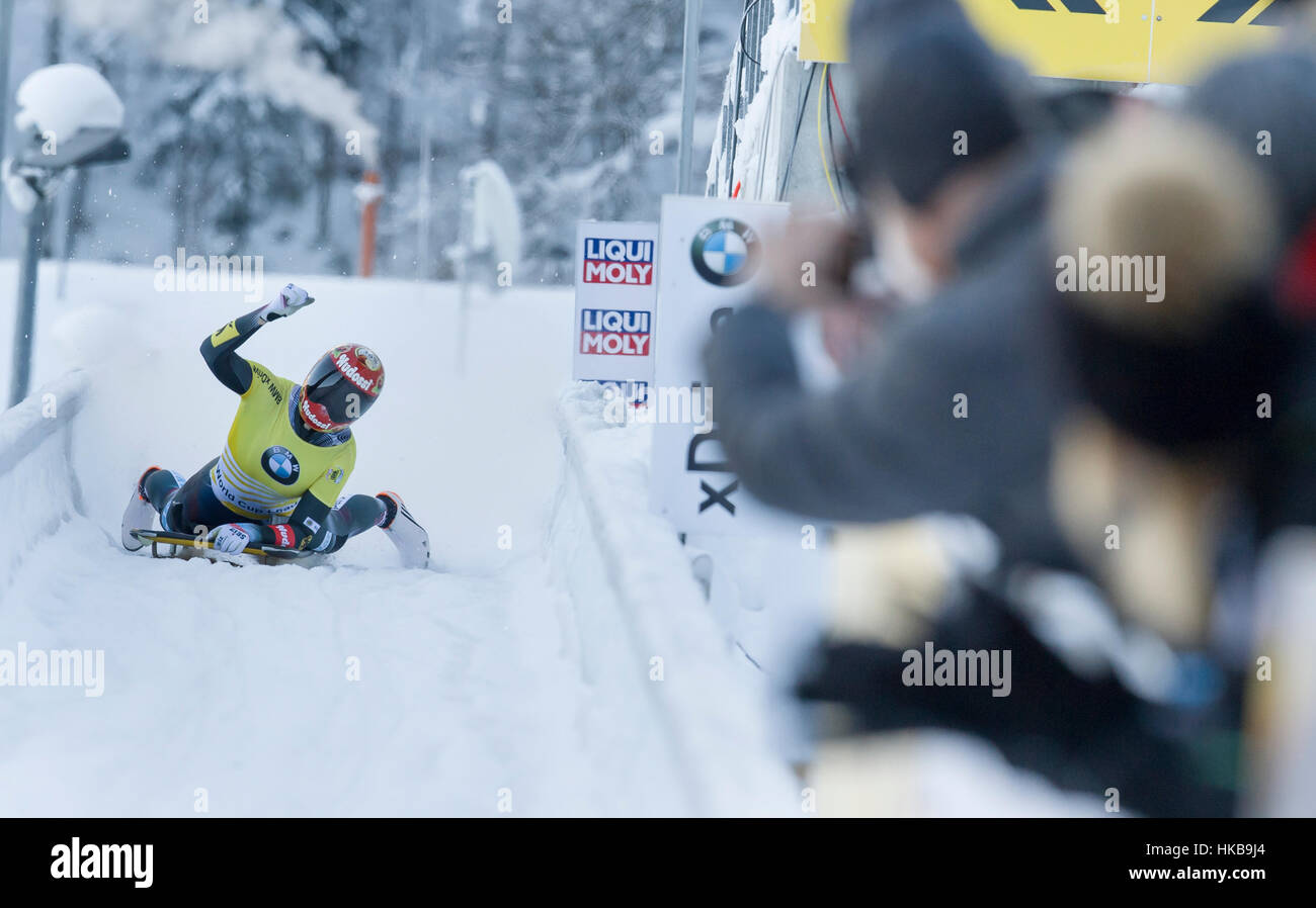 Koenigssee, Germany. 27th Jan, 2017. Jacqueline Loelling cheering her ...