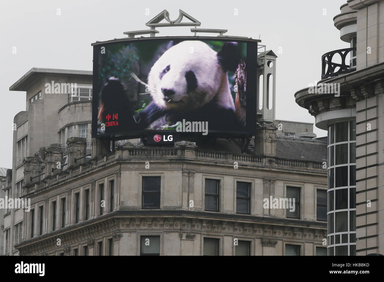 Displayed on screen piccadilly circus hi-res stock photography and ...