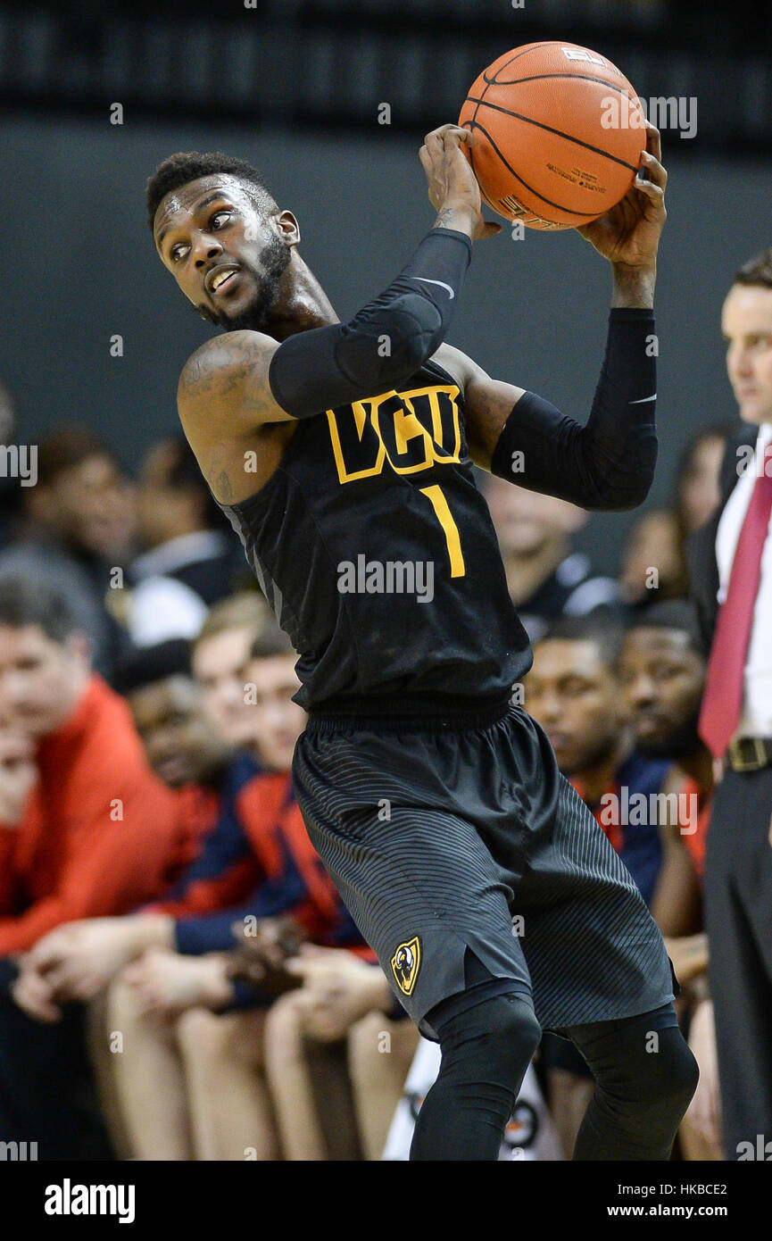 Richmond, USA. 27th Jan, 2017. Jequan Lewis (1) catches a pass from a ...