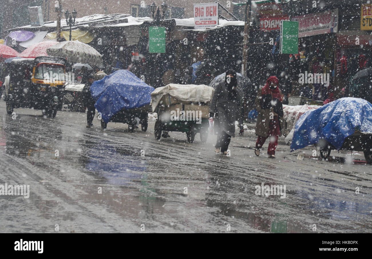 Hand carts hi-res stock photography and images - Alamy