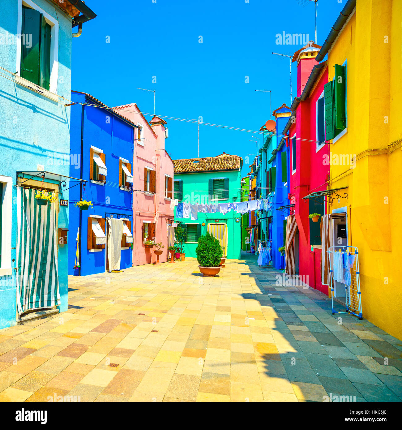 Colorful houses italy hi-res stock photography and images - Alamy