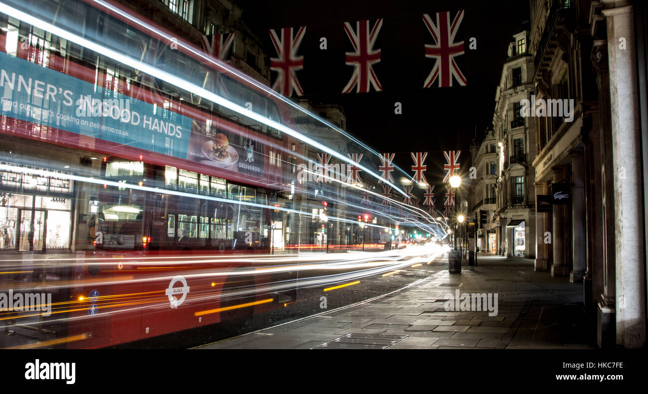 Bus at night england hi-res stock photography and images - Alamy