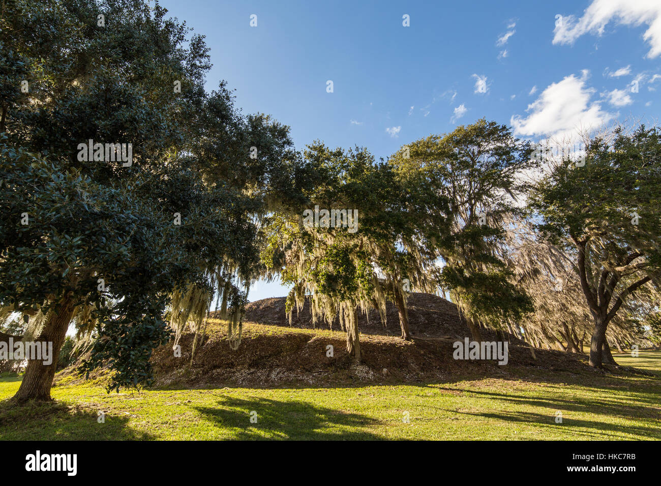 Native american burial mound hi-res stock photography and images - Alamy