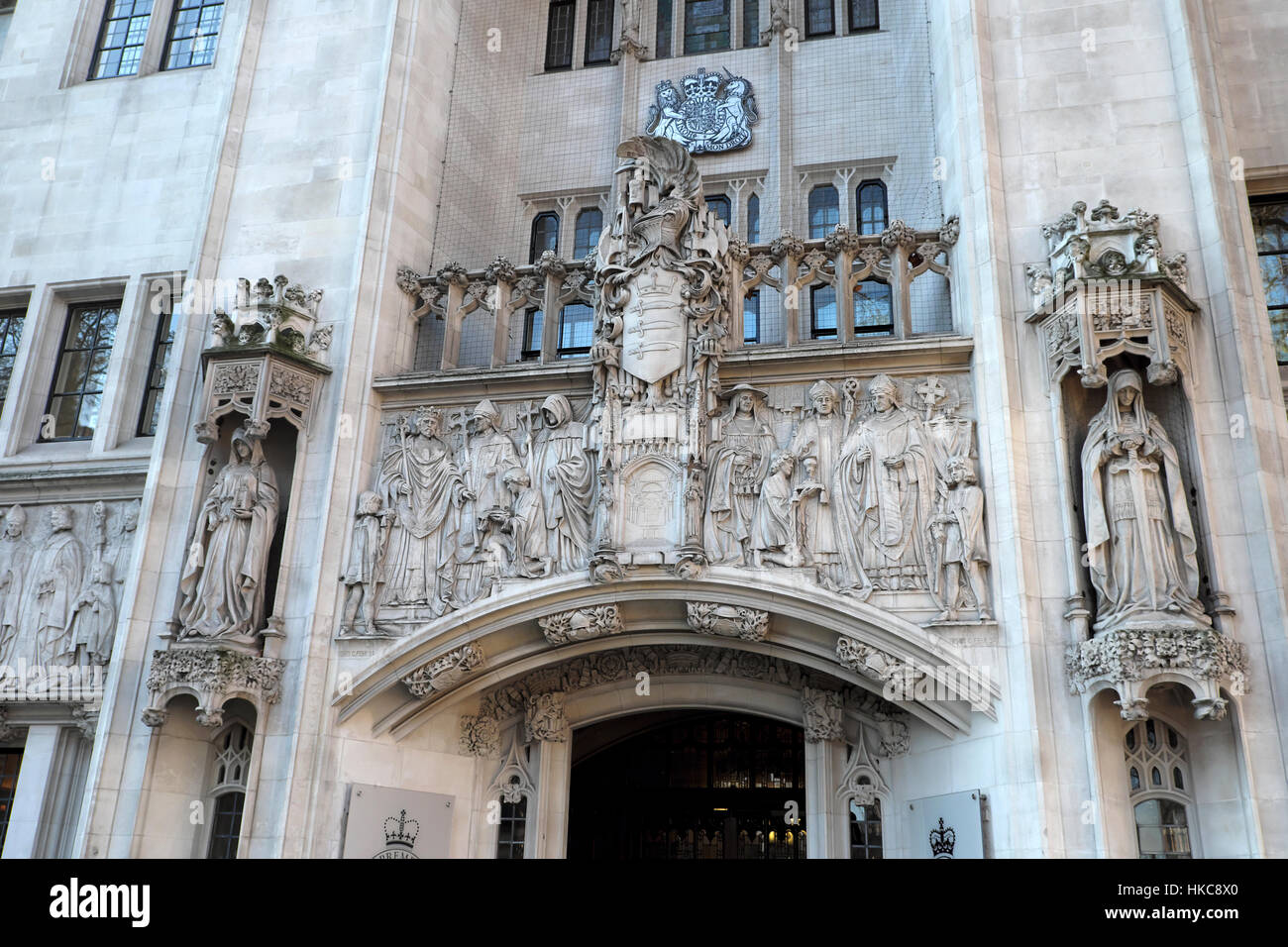Figures and frieze on building entrance to the Supreme Court in ...