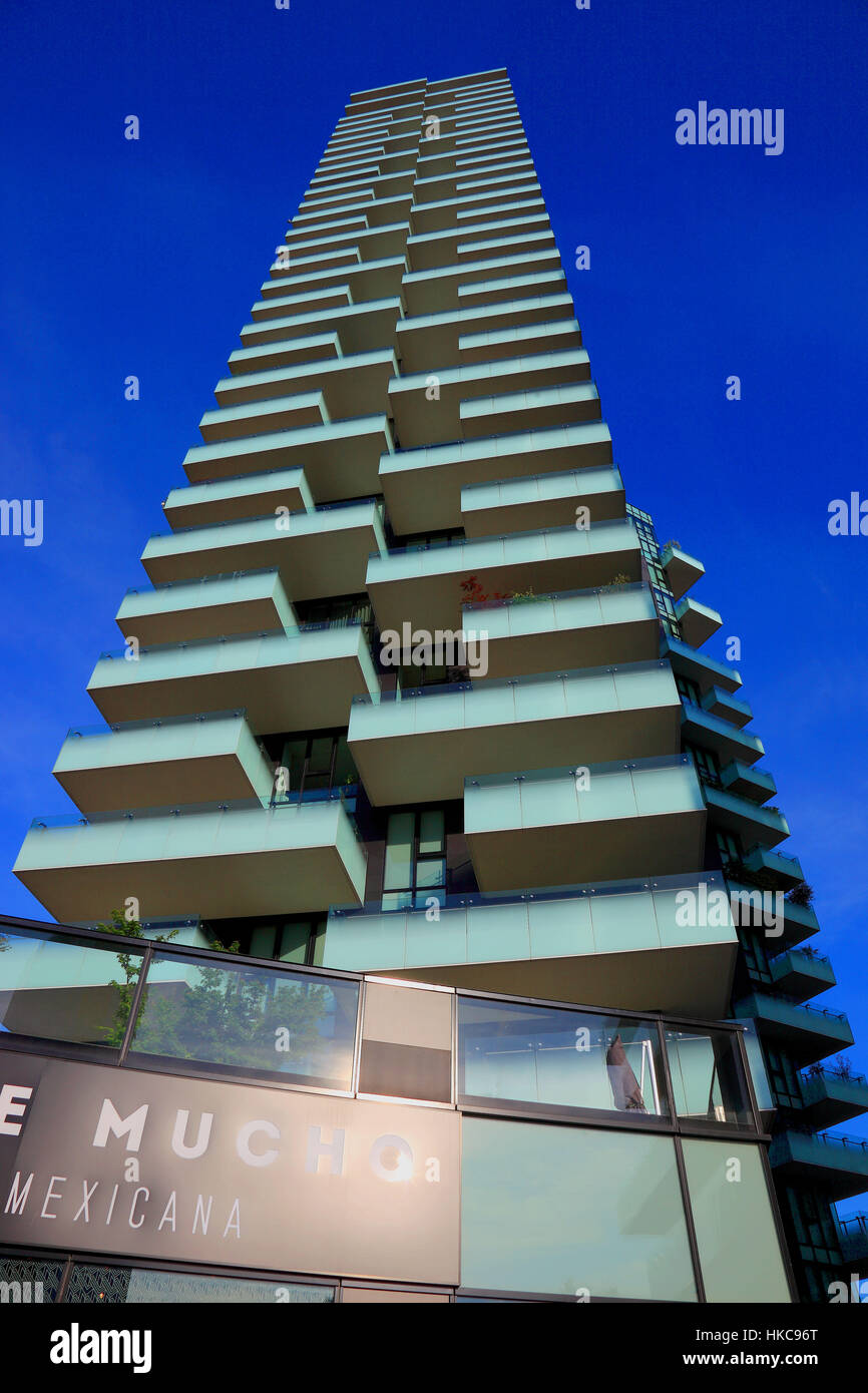 Italy, city of Milan, city center, modern high-rise buildings in Porta ...