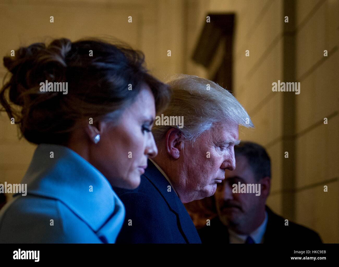 Melania trump profile hi-res stock photography and images - Alamy