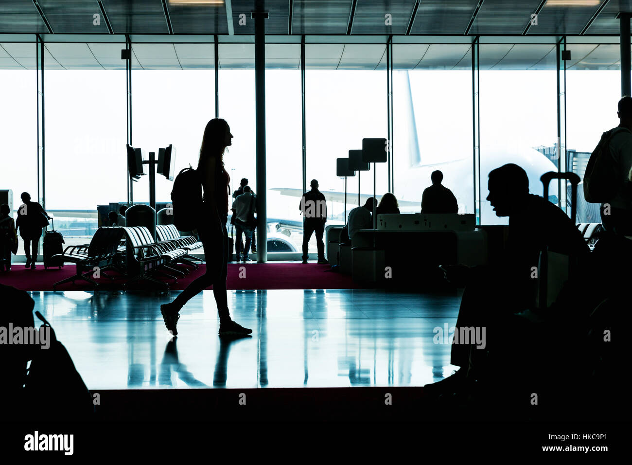 Queue in silhouette hi-res stock photography and images - Alamy